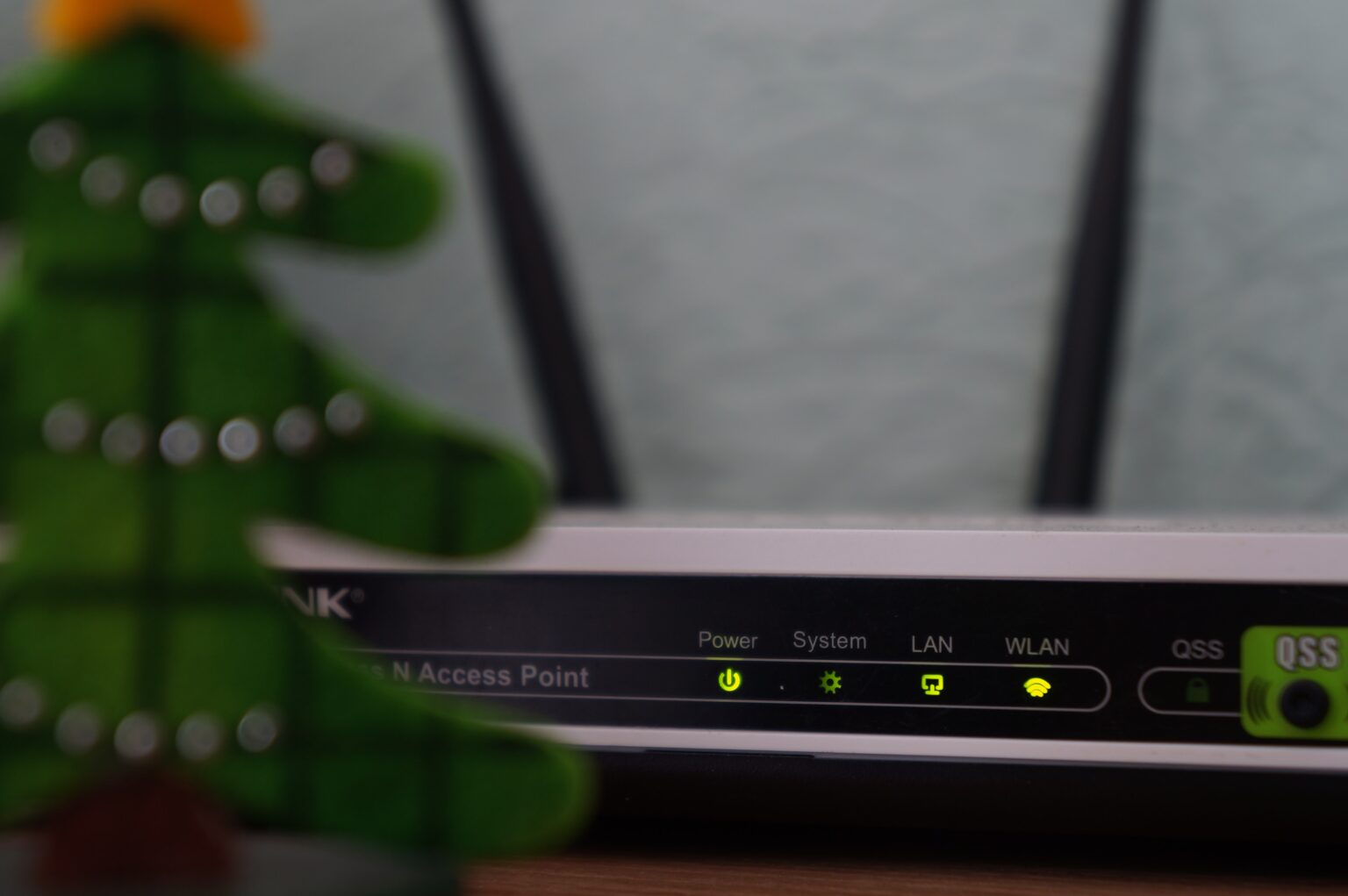 Lights On My EE Router Mean | How To Fix Them?