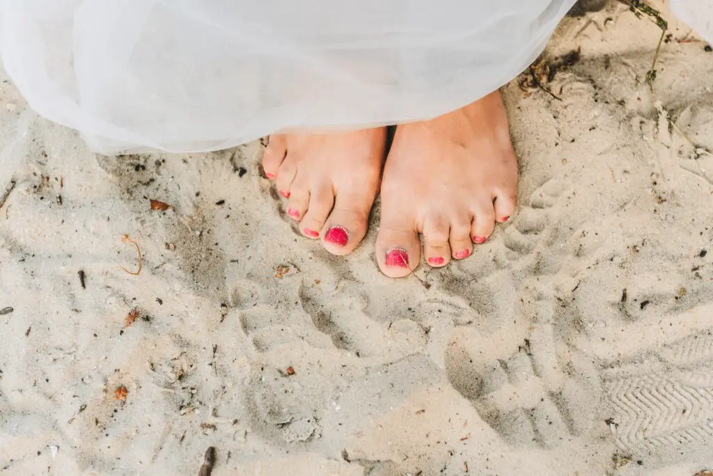 Can you walk without toes on one feet?