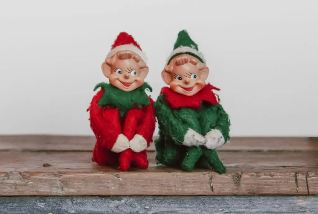 Is the elf real? - Gek Buzz