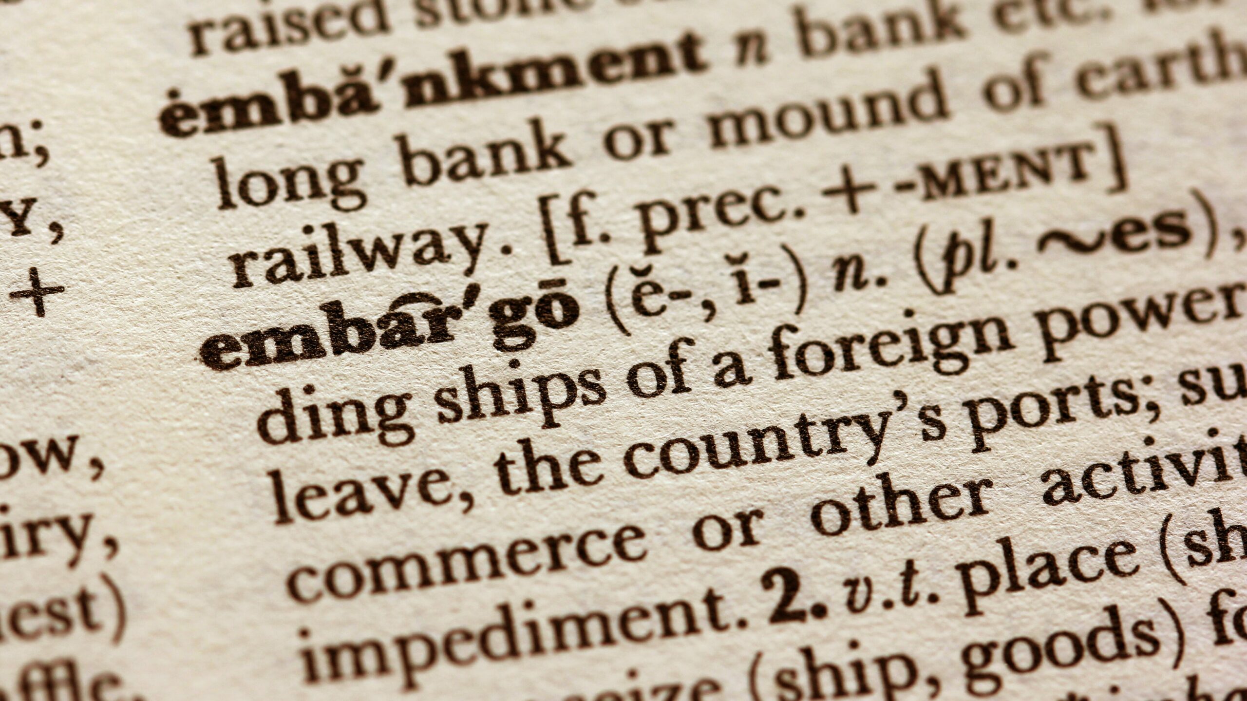 How do the english spell diarrhea?